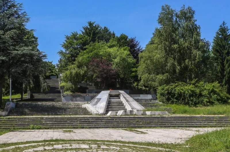 Skandalozan plan iz RS: Podižu novi spomenik na Vracama u čast palih ...