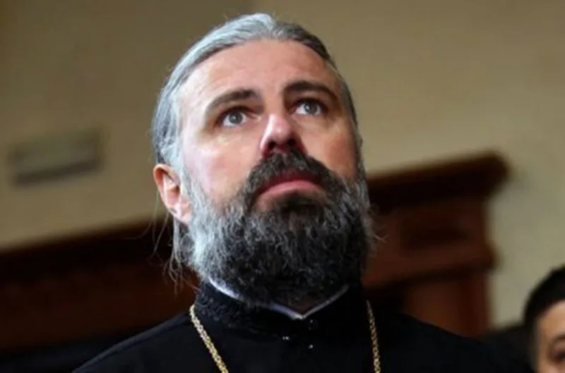 Episkopu Grigoriju tokom liturgije umrla majka