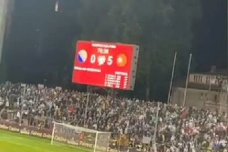 Scena sa tribina u Zenici sinoć širi se Balkanom poput virusa: "Savo ...