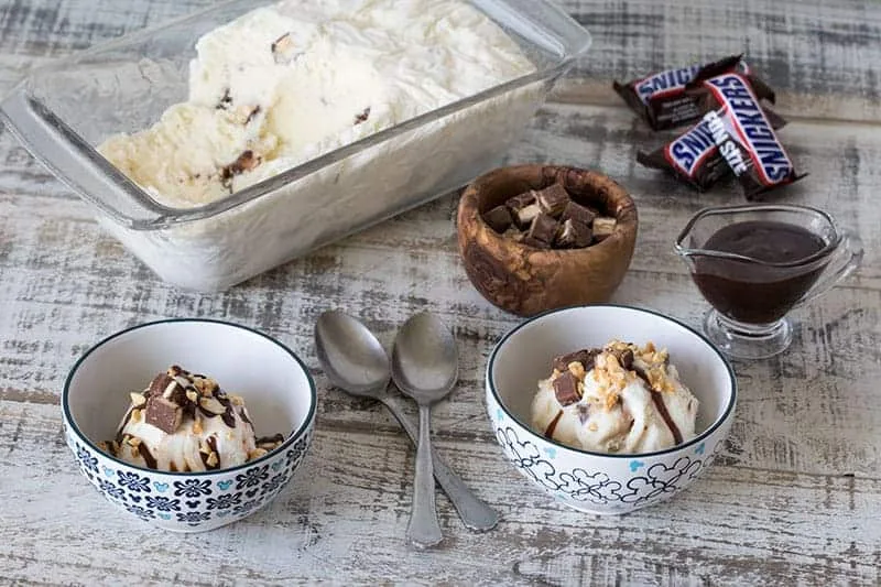 Recept za domaći Snickers sladoled s iznenađenjem koje ćete obožavati ...