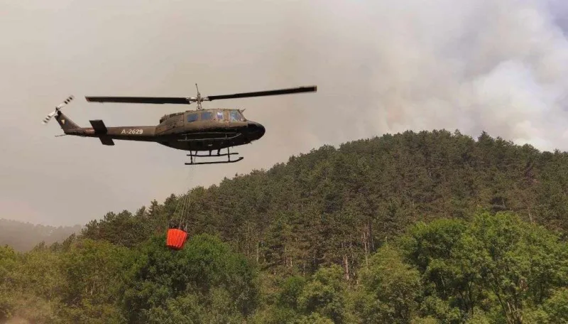 Helikopteri OS BiH angažirani na gašenjima požara u općinama Zavidovići ...