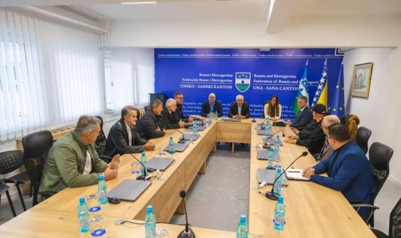 Premijer USK razgovarao sa ratnim komandantima povodom 32 godine od ...