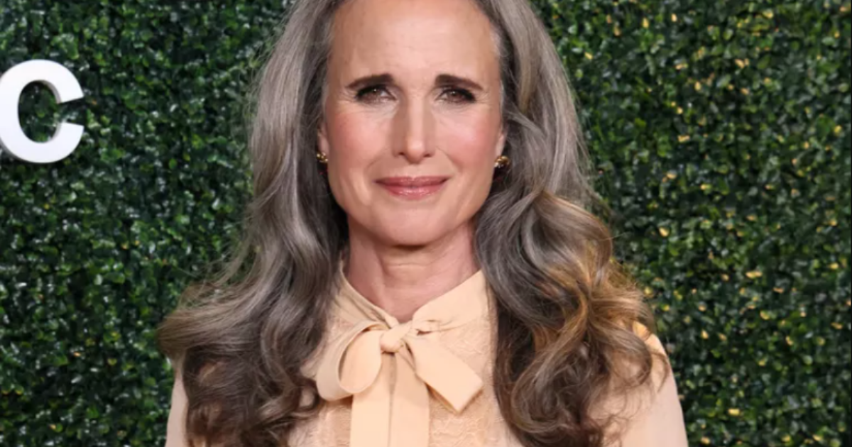 Andie MacDowell plijenila elegancijom u haljini hit nijanse