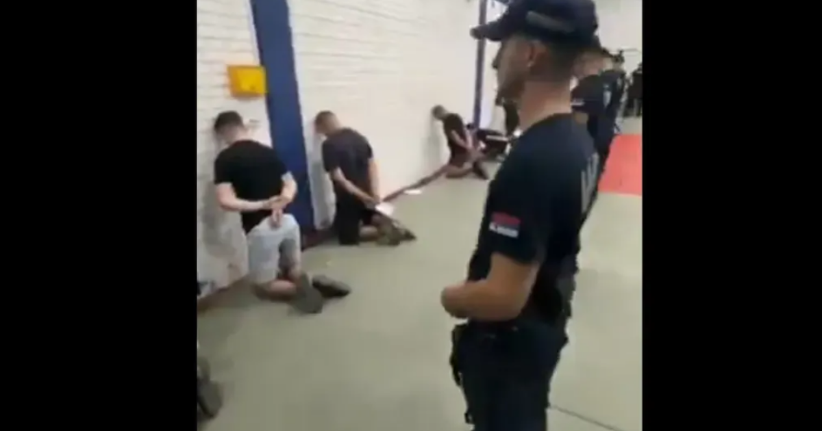 Emotivna poruka majke u Srbiji čijeg je sina, zajedno sa još 17 momaka ...