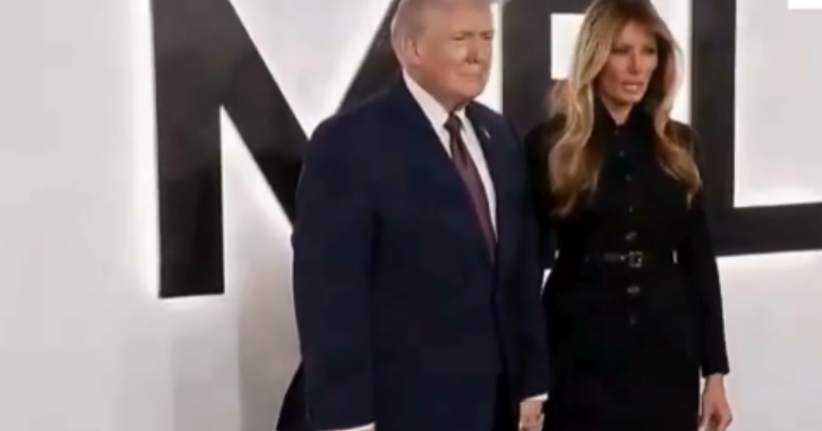 Trump oduševljen na prikazivanju filma Melania: Koštao je 75 miliona ...