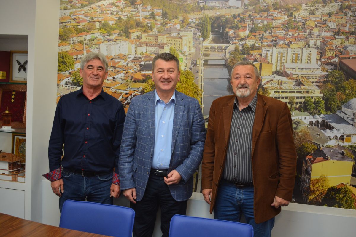 Općina Stari Grad potpisla ugovor o finansijskoj podršci za FK Vratnik ...