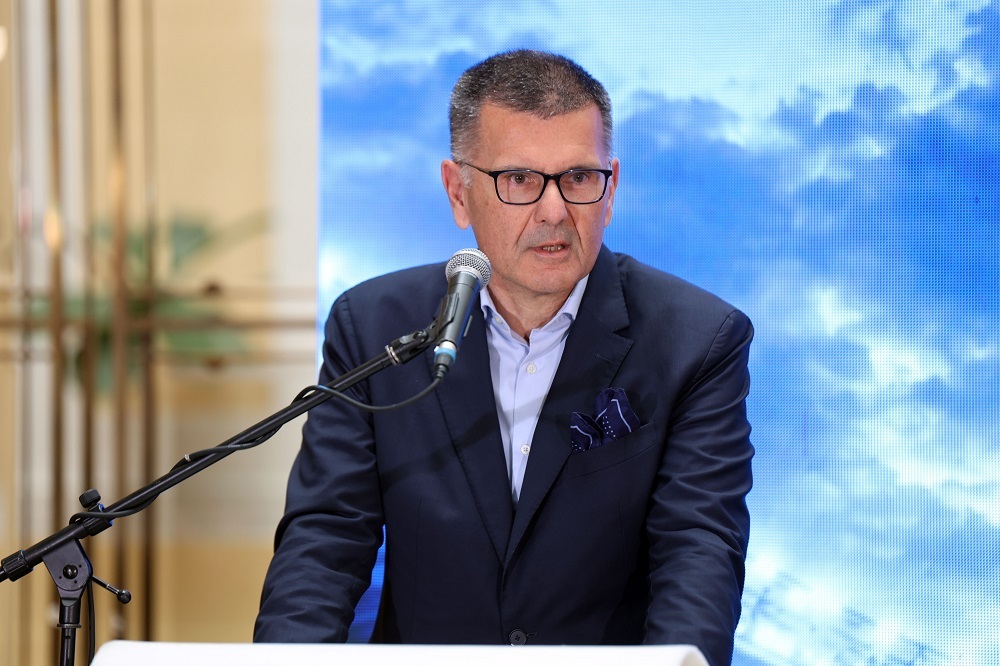 BH Pošta predstavila poštansku marku posvećenu plasmanu Zmajeva na ...